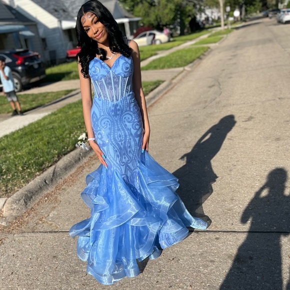 Unique Lady Bridal & Prom | Dresses | Elegant Blue Prom Dress With Lace ...